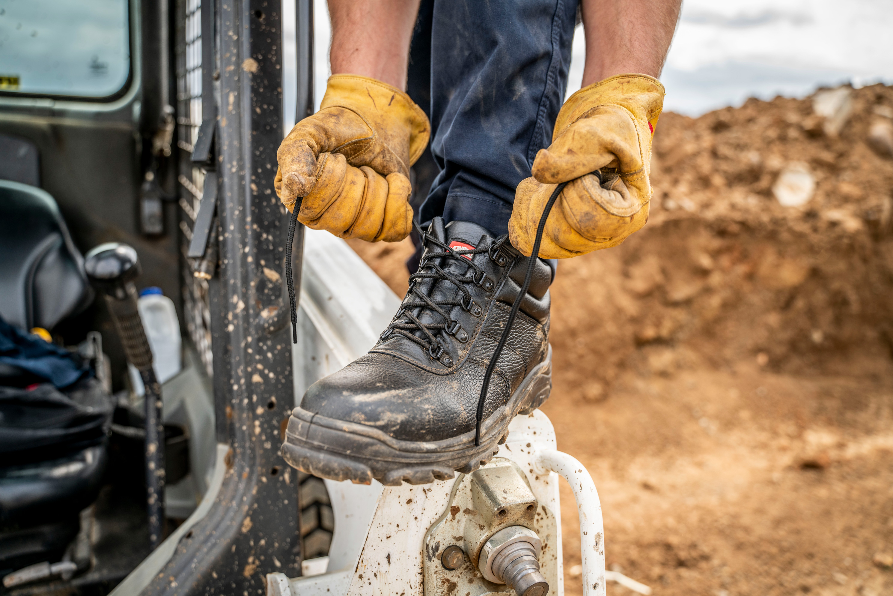 Black Work Boots Pinnacle AUSTRA Safety Boots Chelsea Black